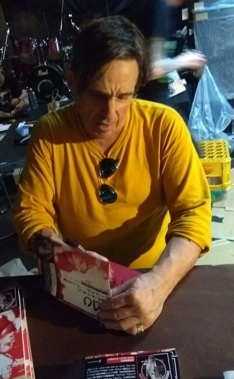 「MDC本」、著者サイン入り本を販売します！/ Signed copy by Dave Dictor is on sale now ...